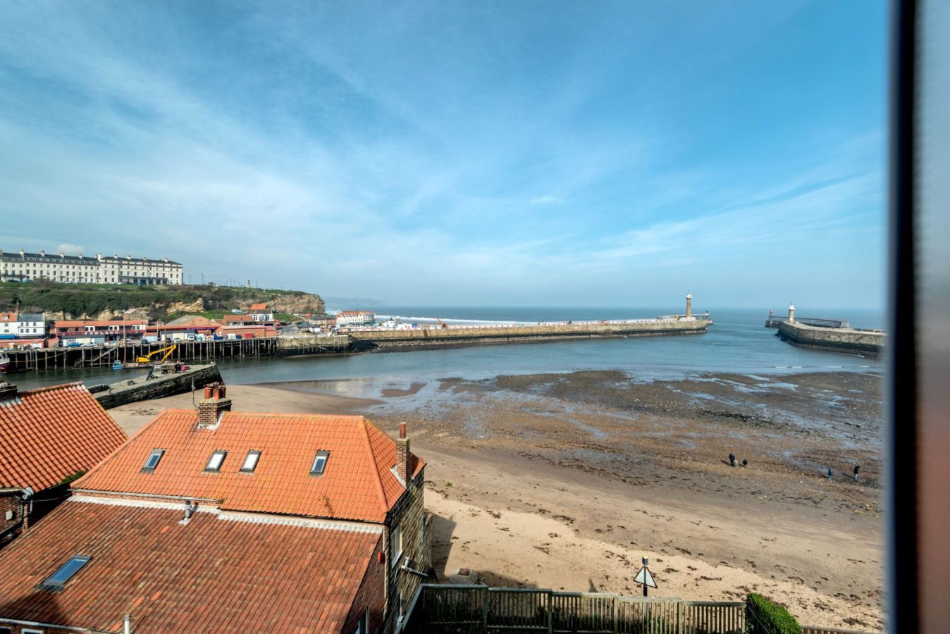 Captain’s Quarters – Sea-View, Pet Friendly Cottage in Whitby