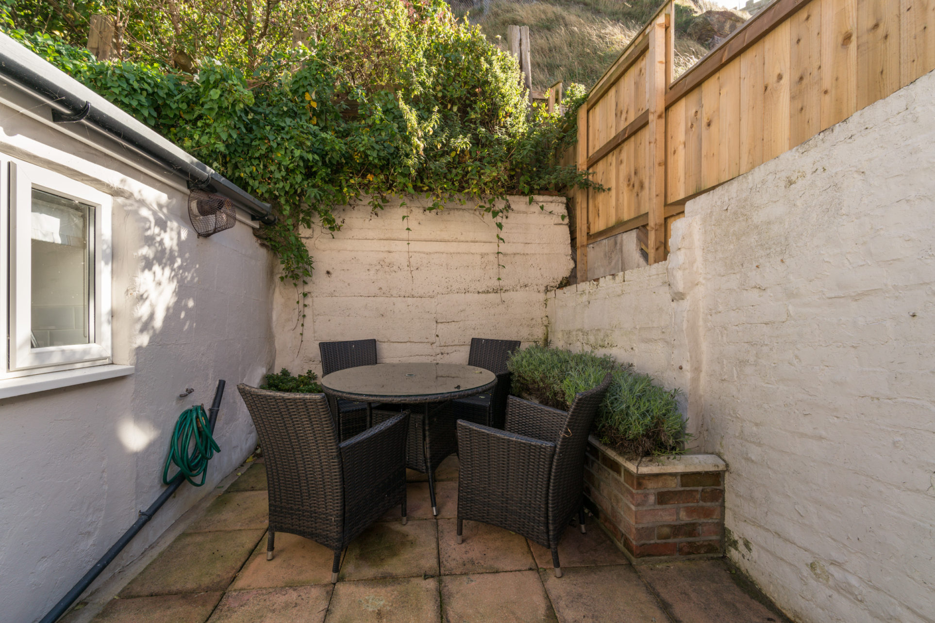 Tipple Cottage – Restored Whitby Gem with Sea Views & Parking