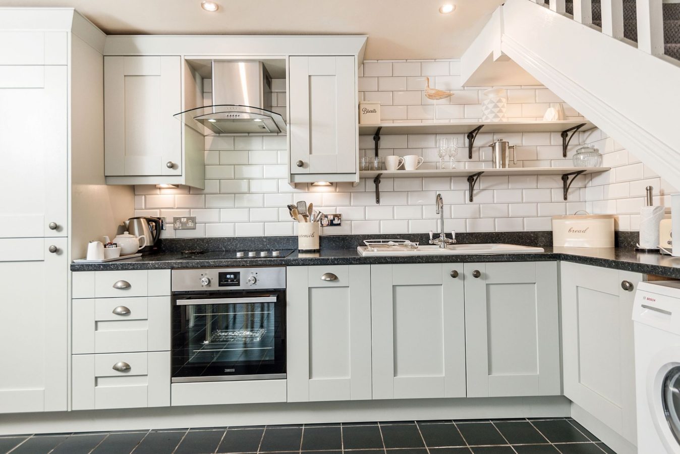 Old Curiosity Shop – Romantic Pet Friendly Whitby Cottage for Two