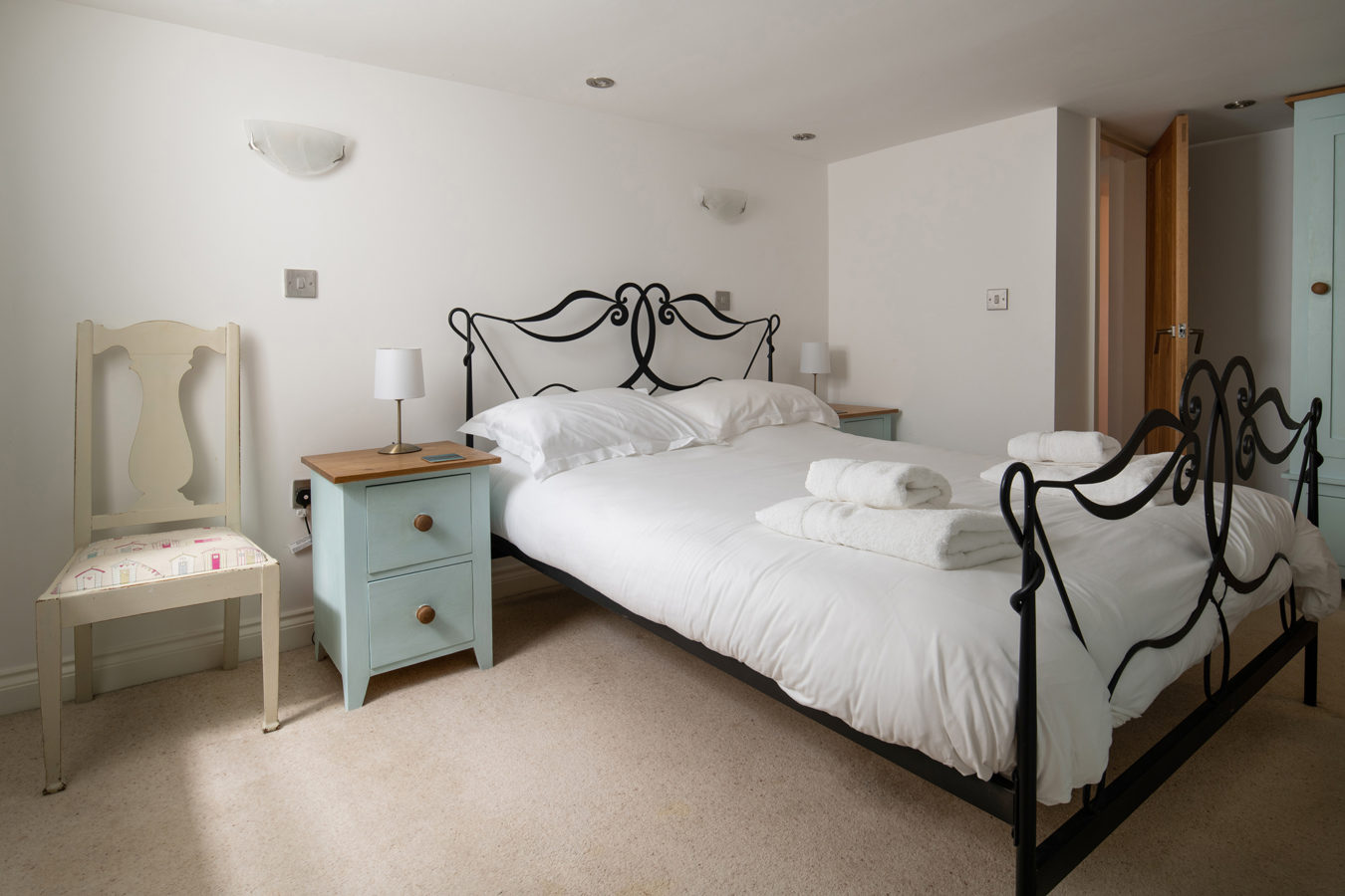 Kipper Cottage, East Side, Whitby - Shoreline Cottages