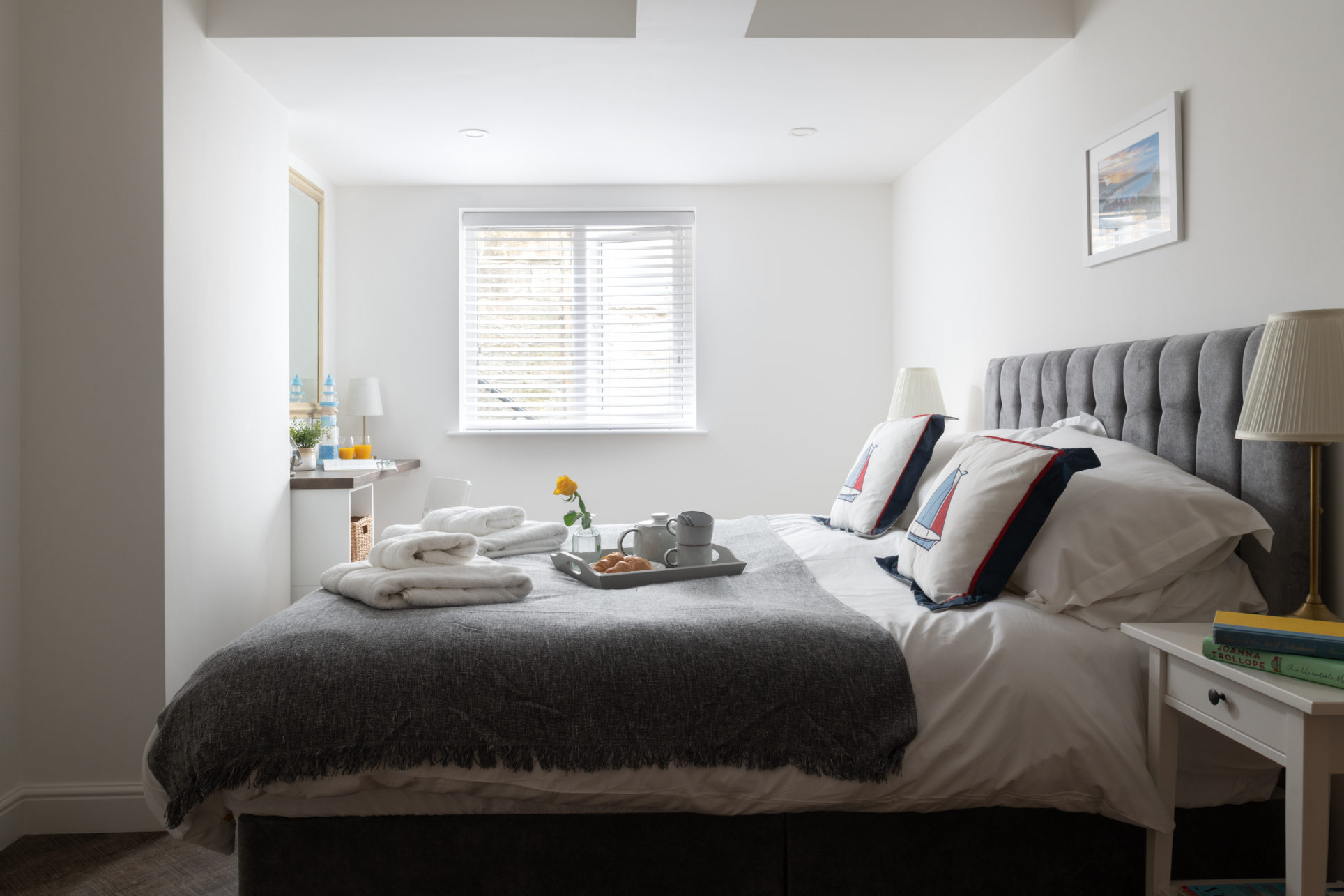 The Olde Ship Inn Apartment, Church Street, Whitby - Shoreline Cottages