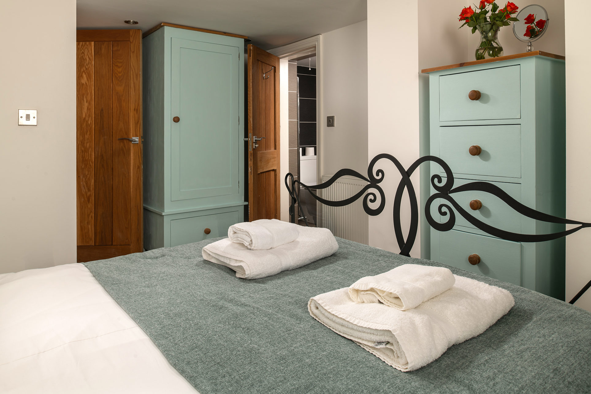 Kipper Cottage, East Side, Whitby - Shoreline Cottages