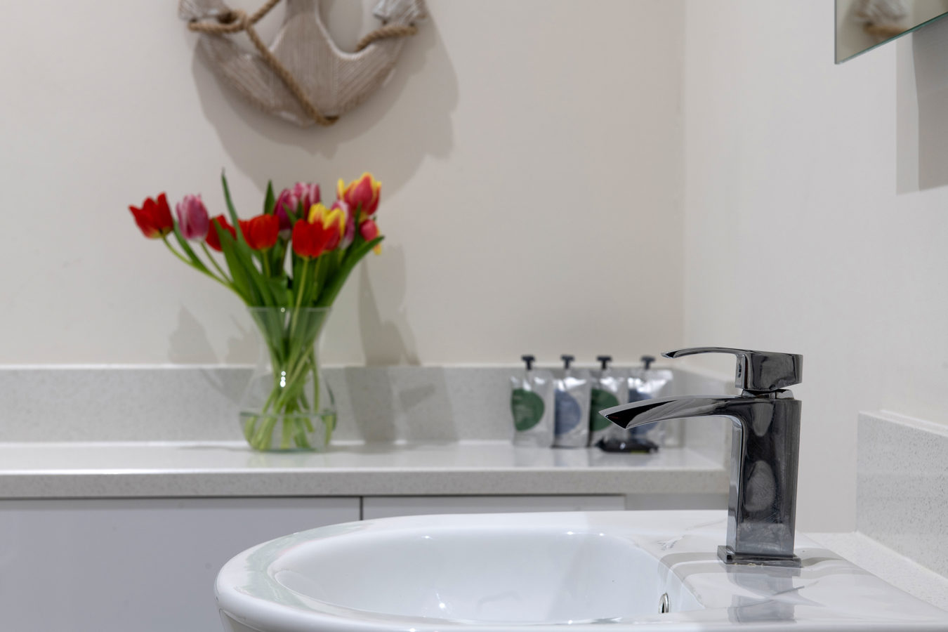 Hoggarth House – Luxury Whitby Holiday Home With Parking