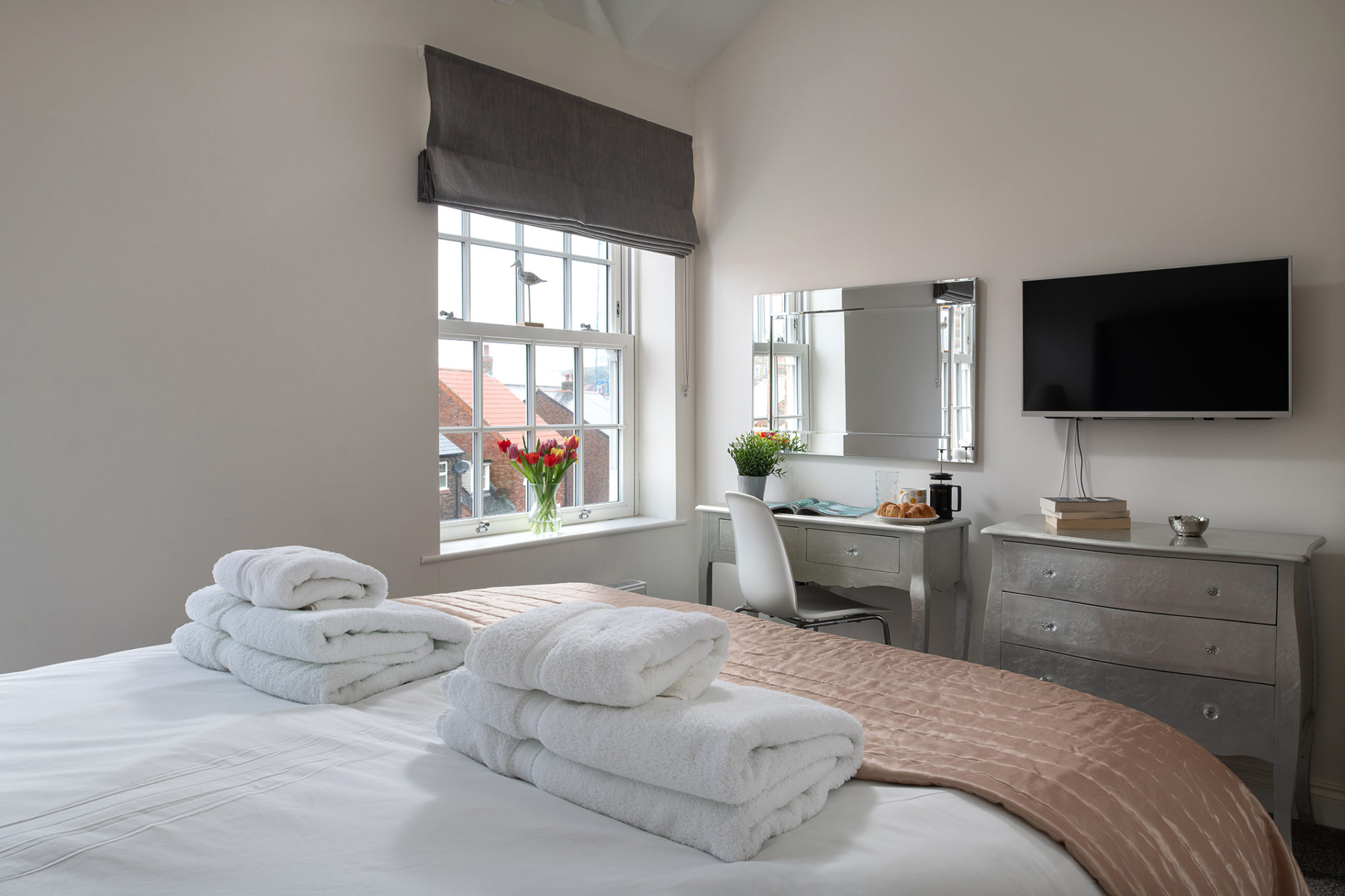 Hoggarth House – Luxury Whitby Holiday Home With Parking