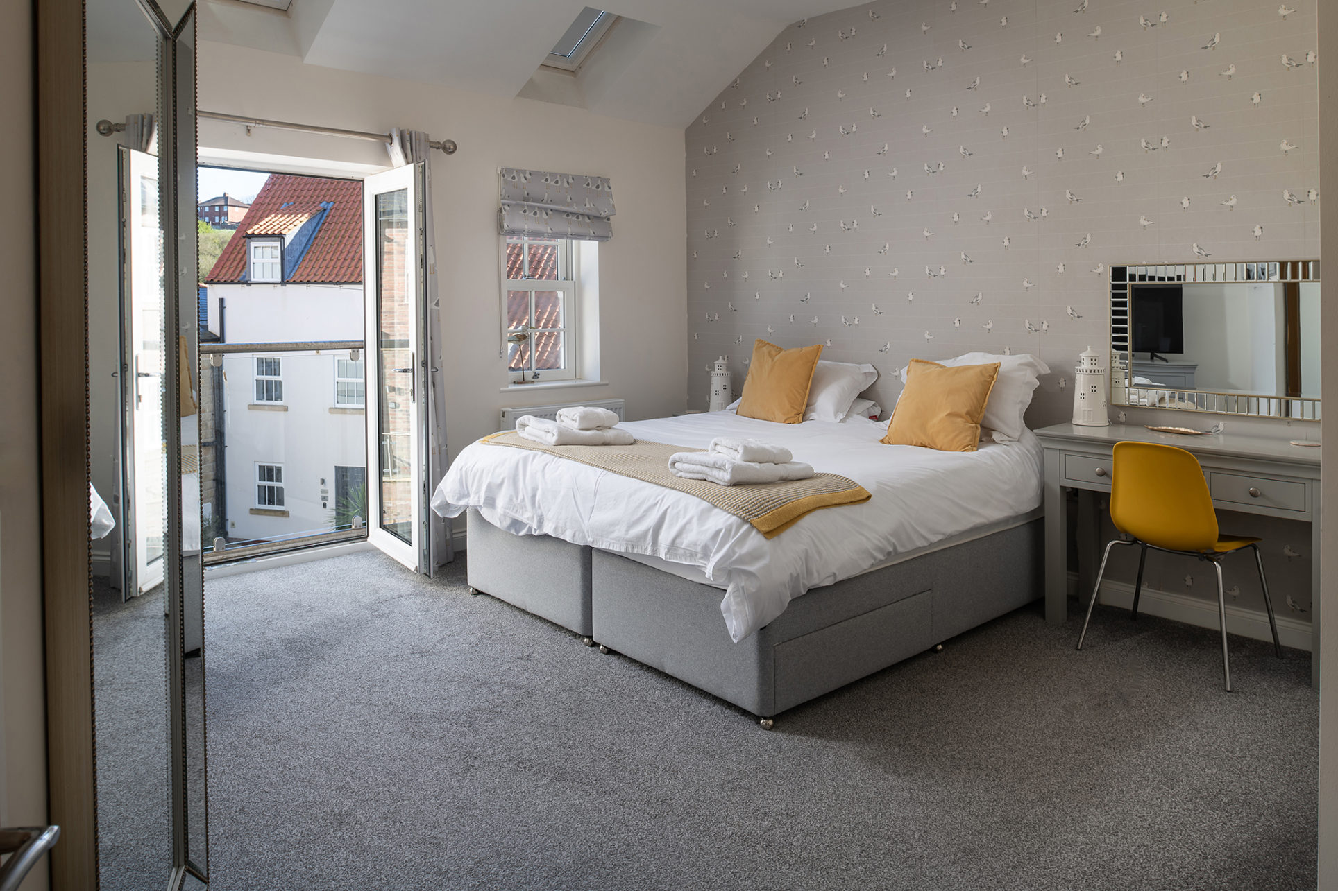 Hoggarth House – Luxury Whitby Holiday Home With Parking